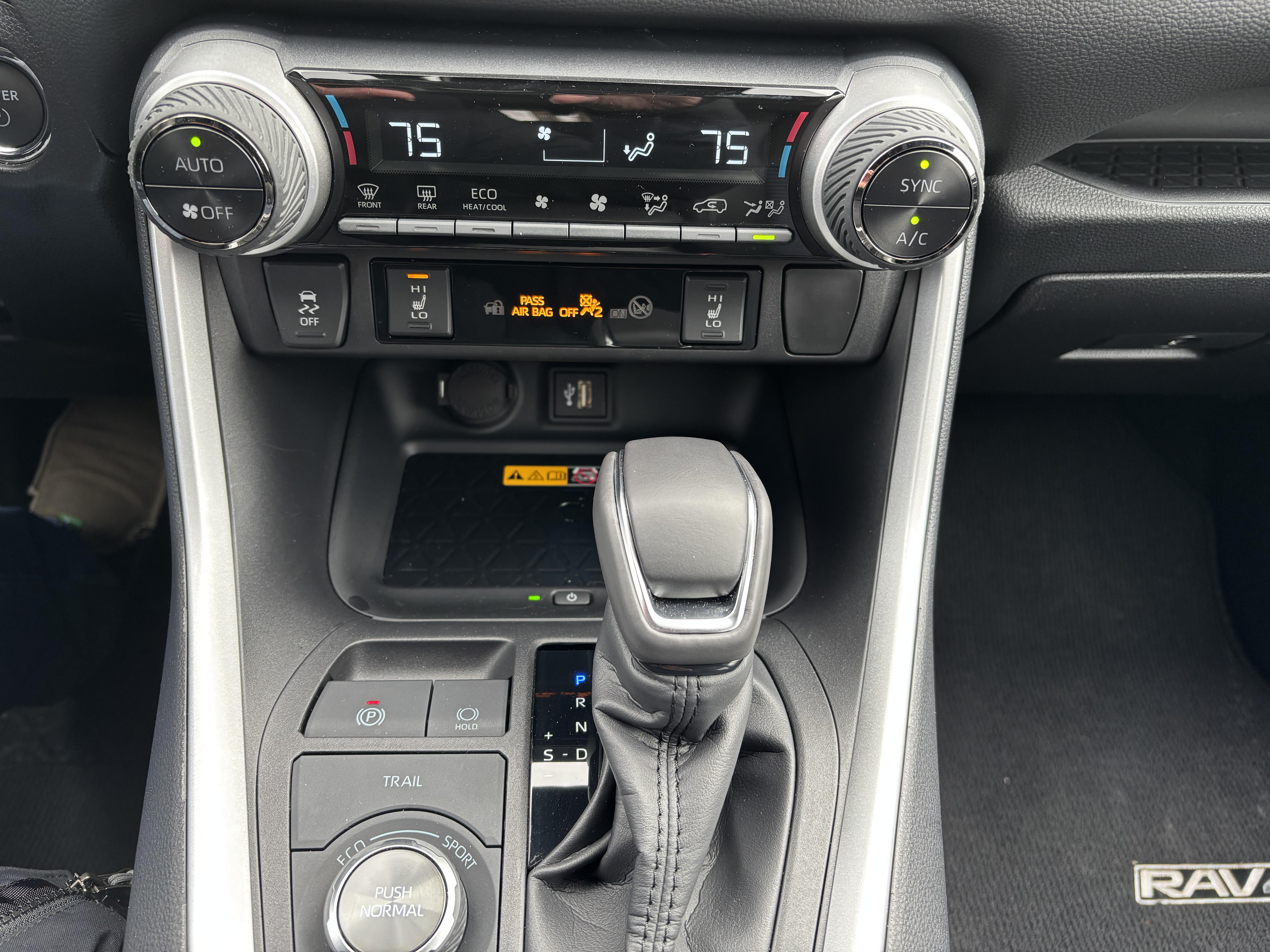 2025 Toyota RAV4 XSE Hybrid | shinymetalboxes